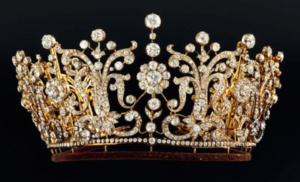 20 Famous Royal Crowns and Tiaras