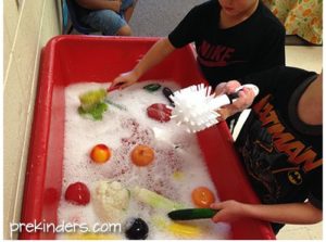 15 Best Splashing Water Play Activities for The School Holidays