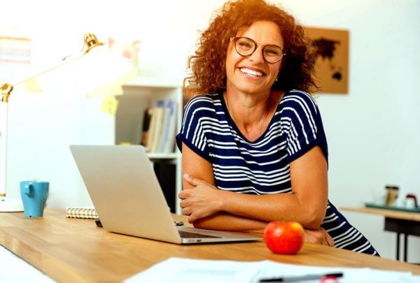 5 Smart Tips To Make Your Home Office Look Simply Stunning - Stay at ...