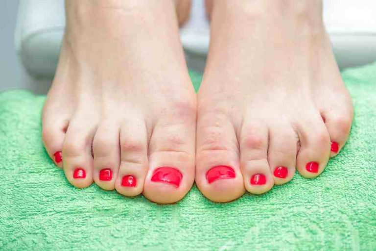 15 Pretty Toe Nail Art Ideas for Summer - Stay at Home Mum